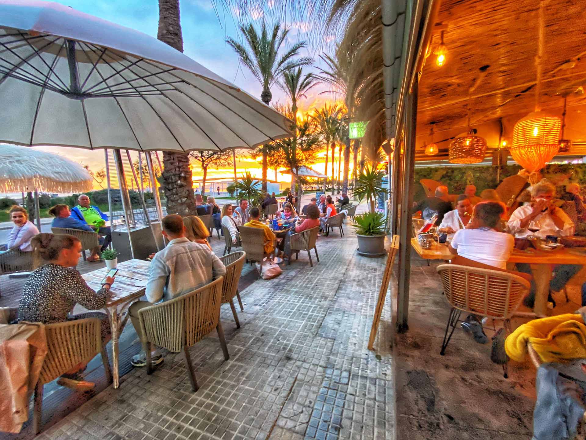 Al Faro Beach Bar Lounge Restaurant